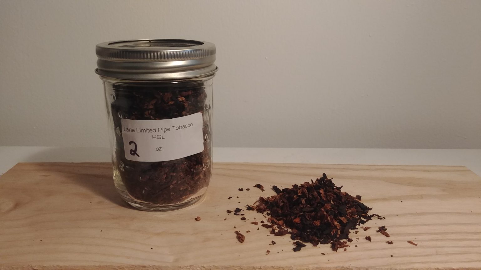 Pipe Tobacco Review: Lane HGL Is an Aromatic Blend With a Small Sweet ...