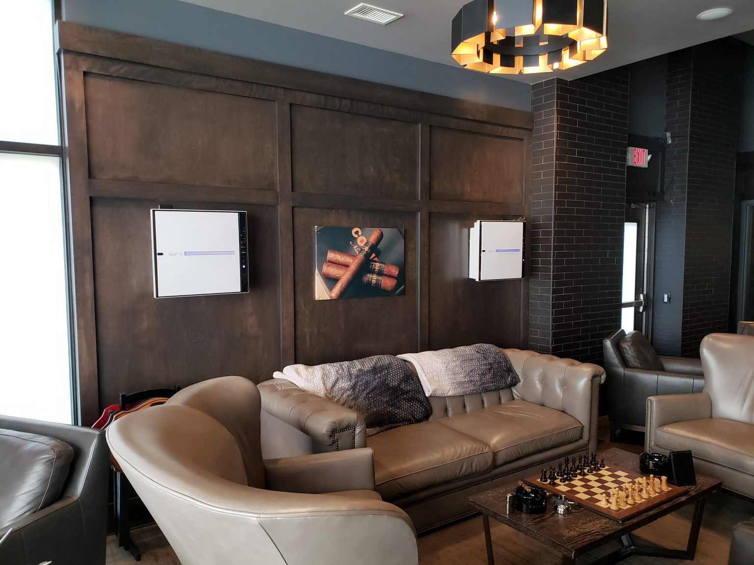 Lounge Review: Capital Cigar Is the Premier Place to Smoke in Lincoln ...