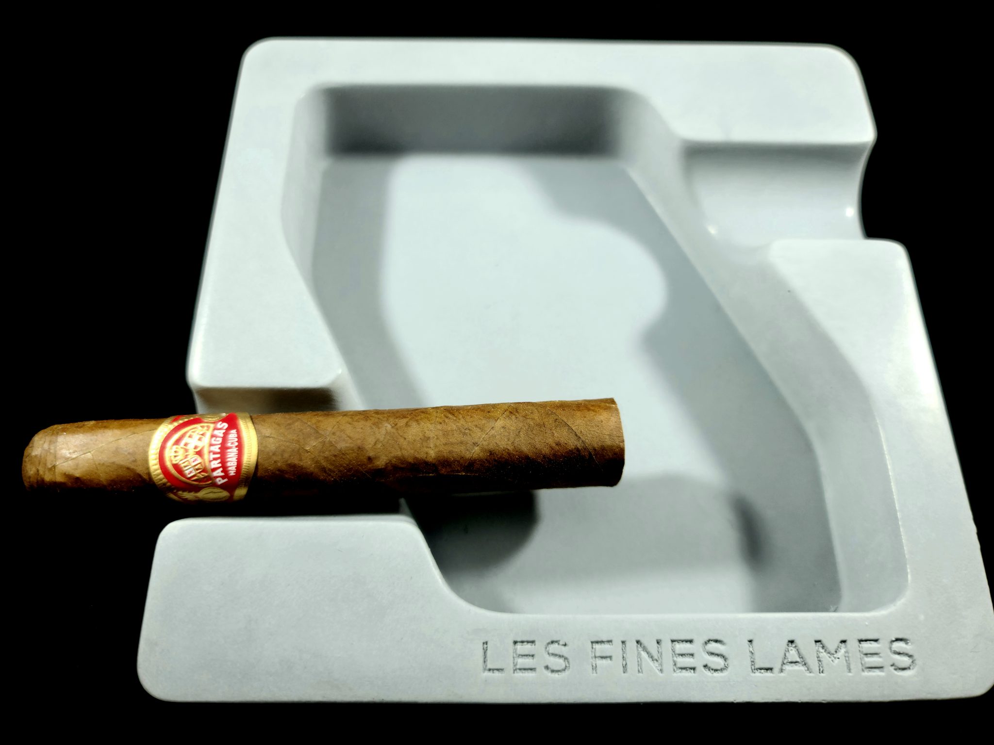 Top 10 Short Cigars to Smoke During the Winter - Simply Stogies - A ...