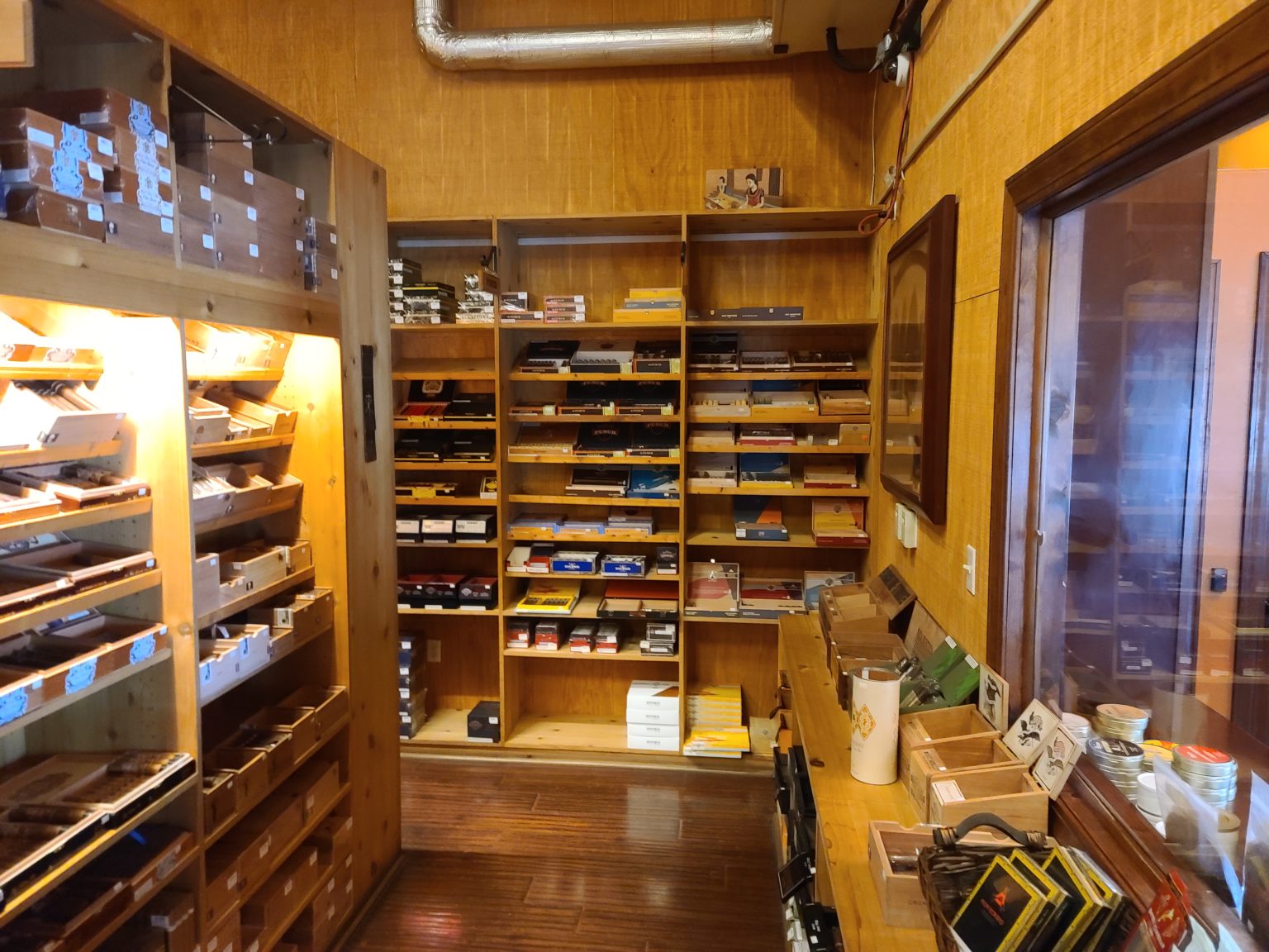 Lounge Review: Monte's Cigar Shop in Albuquerque, New Mexico Sets the ...