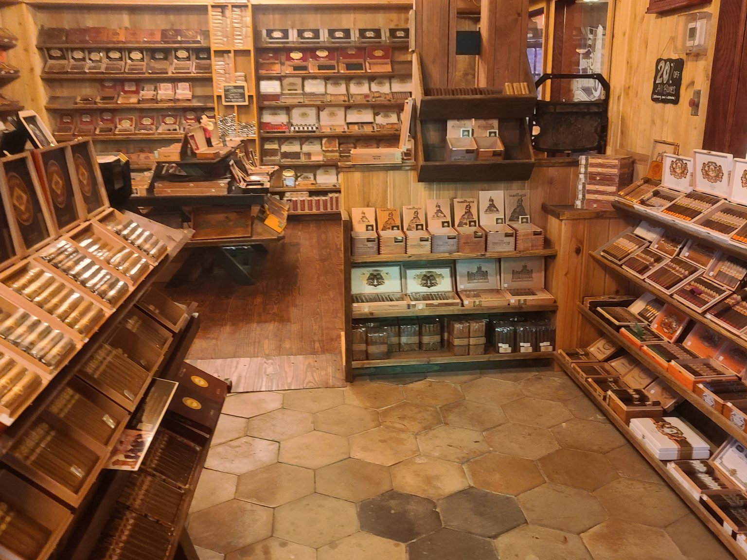 Cigar Lounge Review: Grand Cathedral Cigars in Tampa, Florida - Simply ...