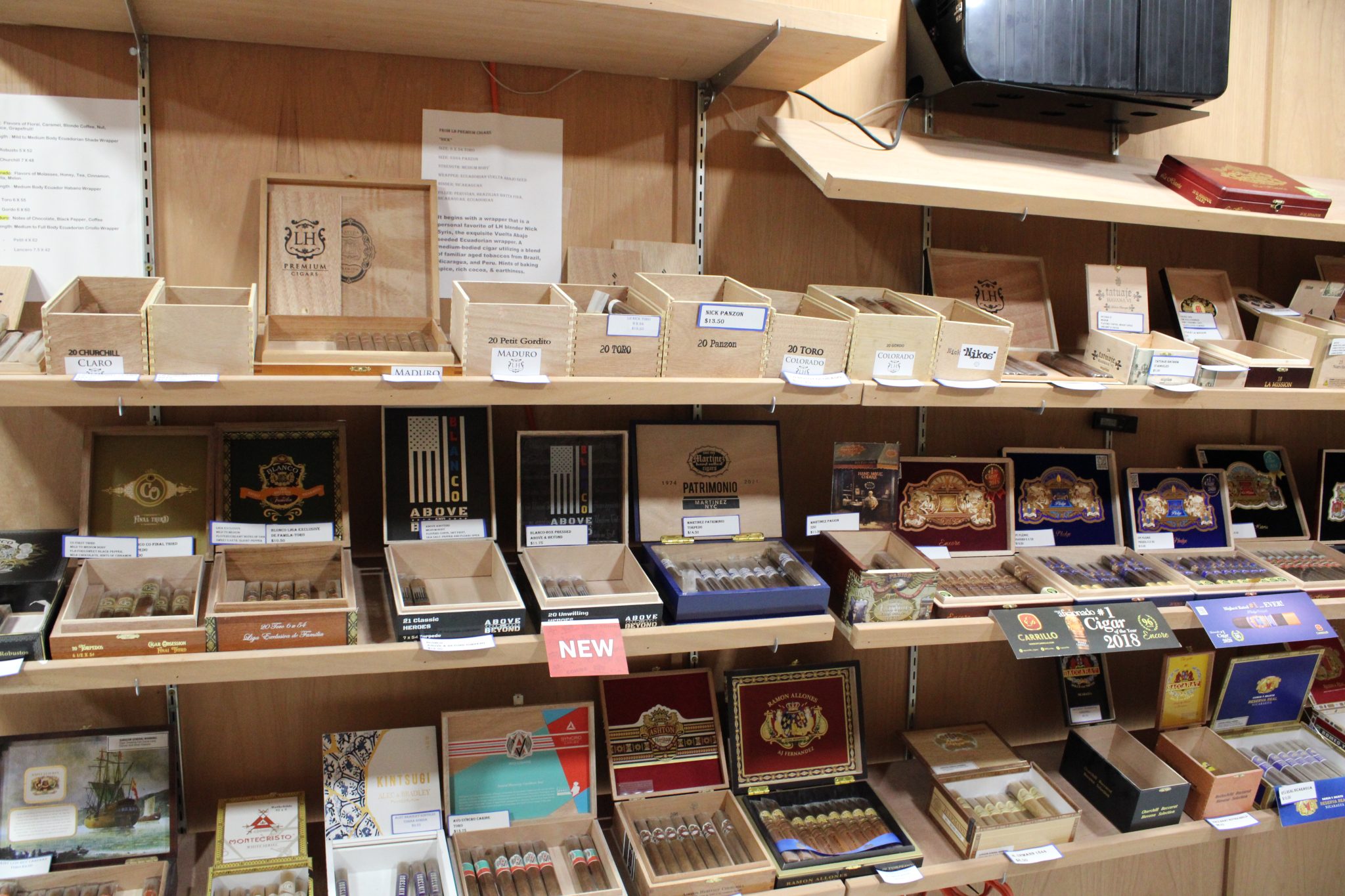 Cigar Lounge Review: Smoldering Cigar in Livermore, Iowa - Simply Stogies